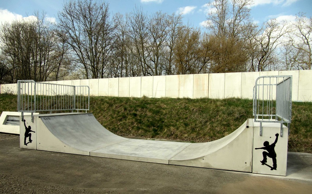 Betónová rampa na skateboard
